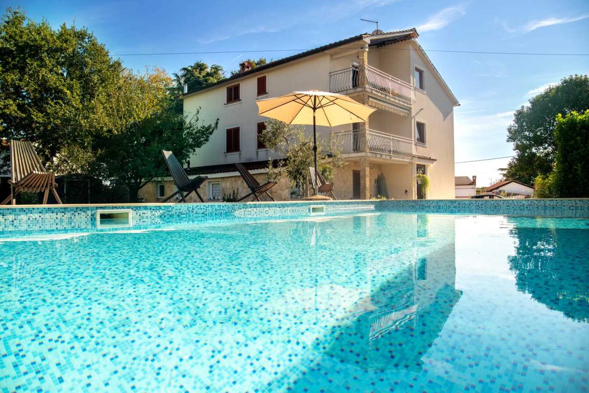 47 M² Apartamento ∙ 2 Habitaciones ∙ 4 Huéspedes - Bale