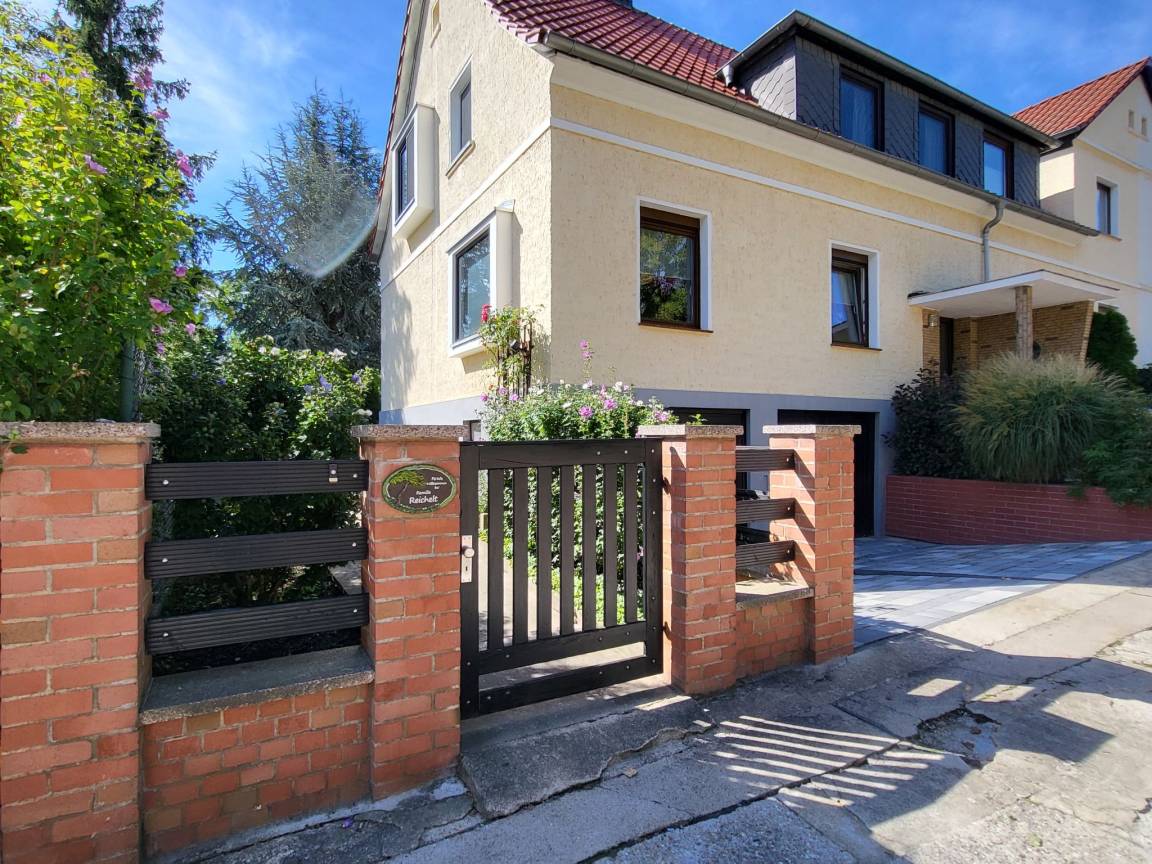 70 M² Ferienwohnung ∙ 1 Schlafzimmer ∙ 3 Gäste - Bernburg (Saale)