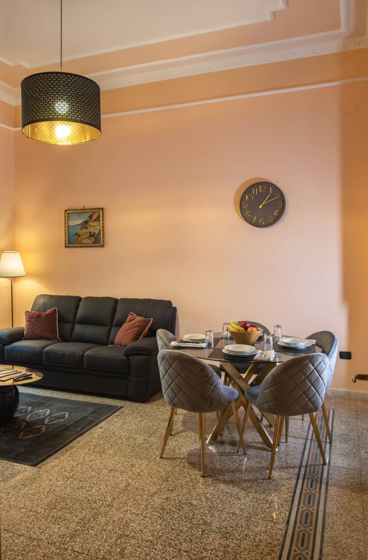 110 M² Apartment ∙ 3 Bedrooms ∙ 6 Guests - Salerno