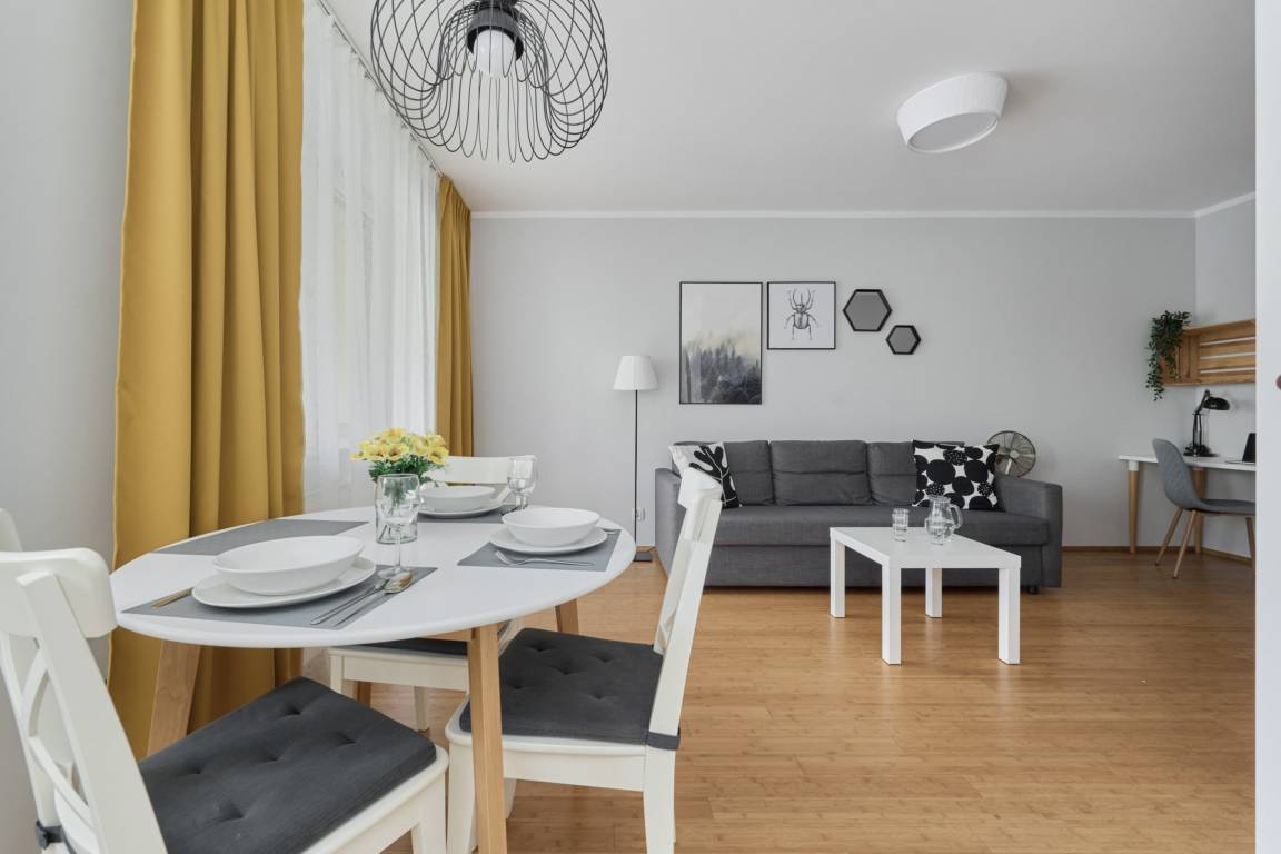 52 M² Apartment ∙ 1 Bedroom ∙ 4 Guests - Wrocław