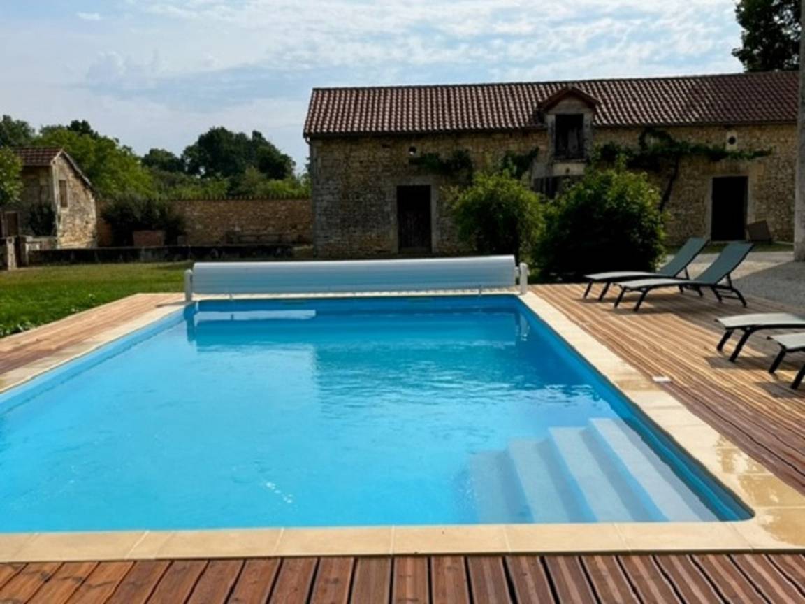 180 M² Cottage ∙ 3 Bedrooms ∙ 8 Guests - Dordogne