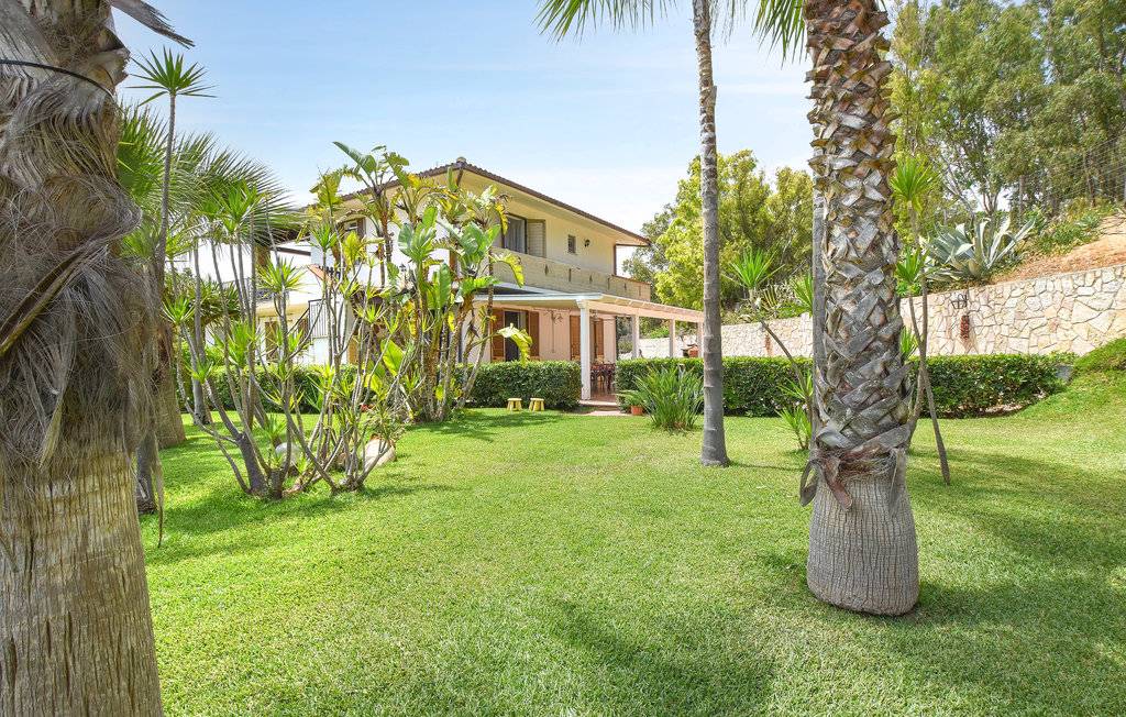 Villa ∙ 4 Bedrooms ∙ 12 Guests - Balestrate