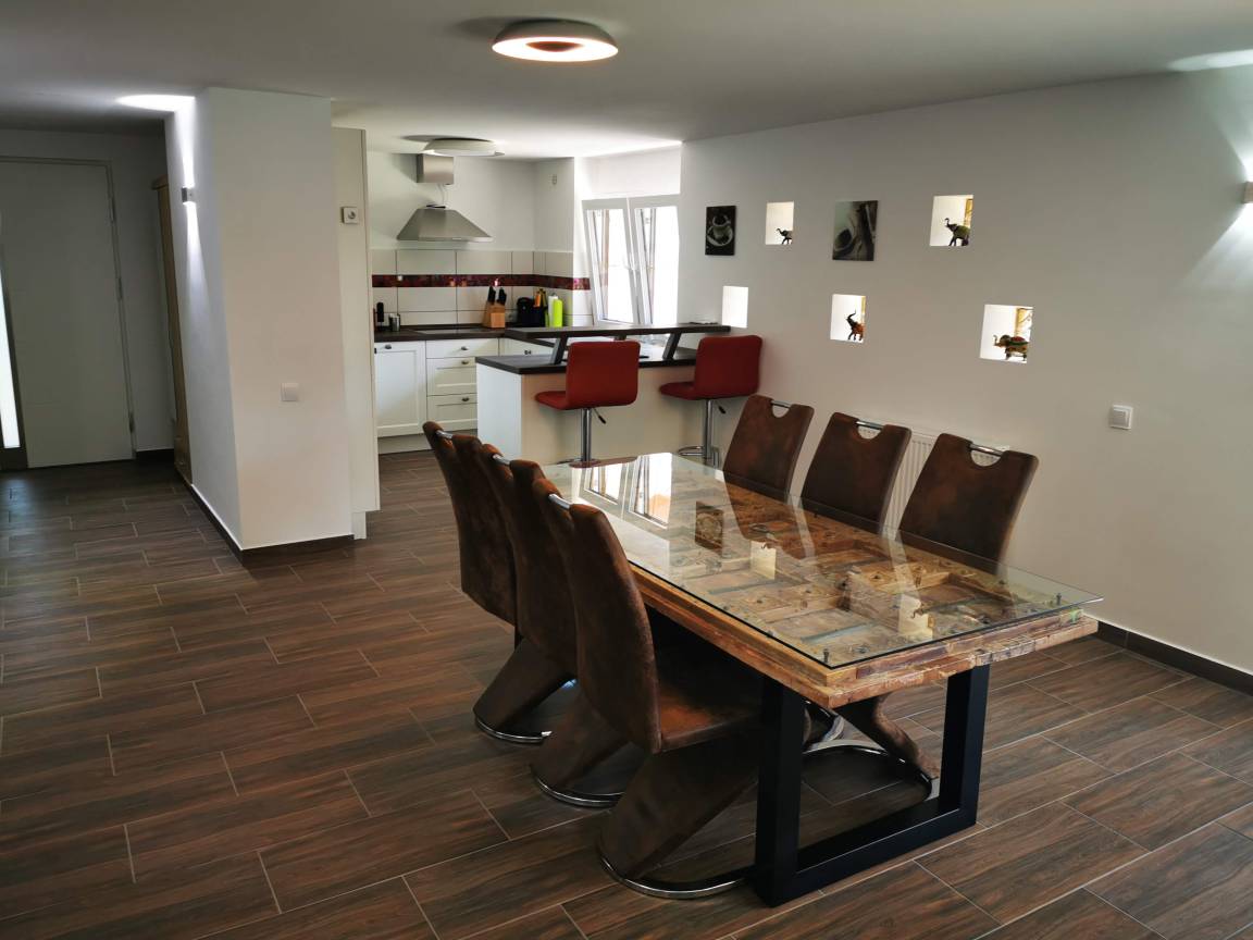 100 M² Ferienhaus ∙ 2 Schlafzimmer ∙ 6 Gäste - Nettetal