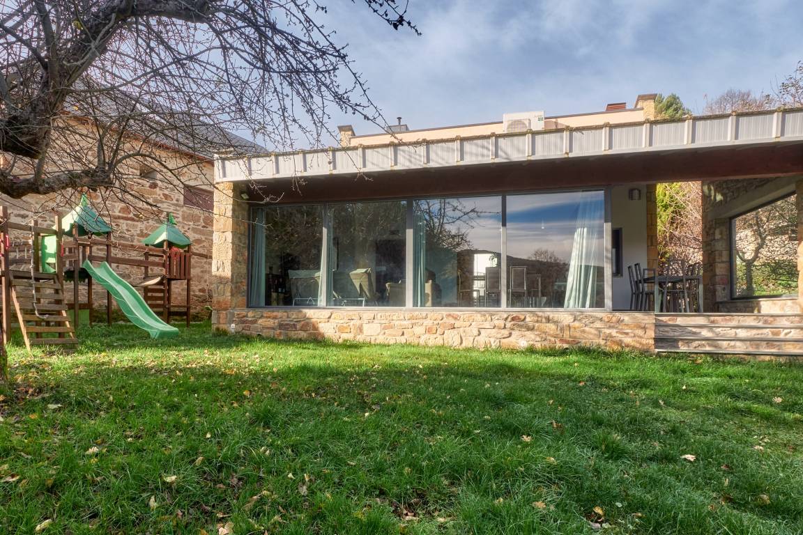 90 M² Casa ∙ 2 Habitaciones ∙ 5 Huéspedes - Puebla de Sanabria