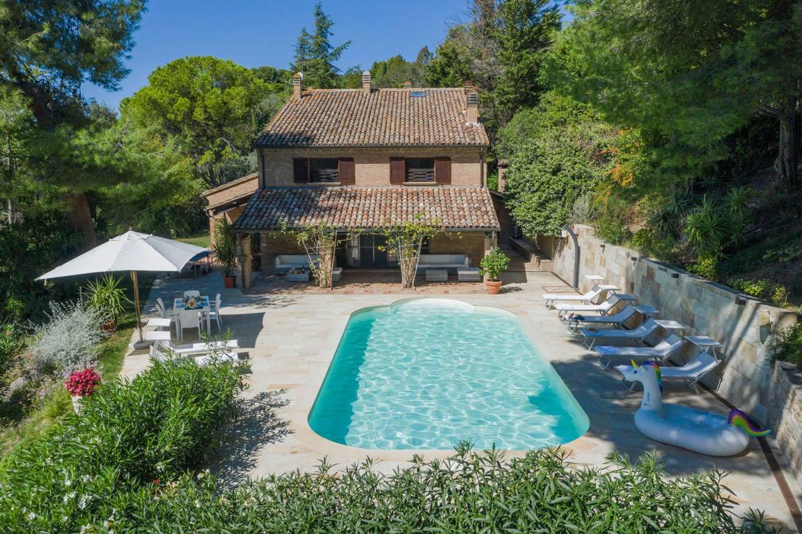 279 M² Villa ∙ 4 Schlafzimmer ∙ 9 Gäste - Pesaro