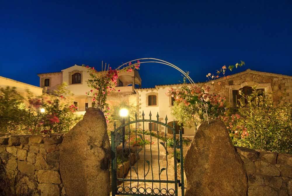 130 M² Villa ∙ 3 Bedrooms ∙ 22 Guests - Olbia