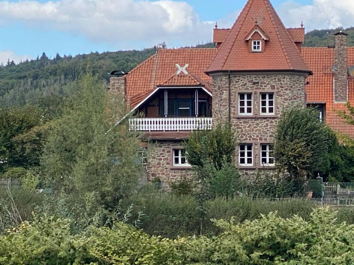 100 M² Ferienwohnung ∙ 1 Schlafzimmer ∙ 4 Gäste - Arnsberg