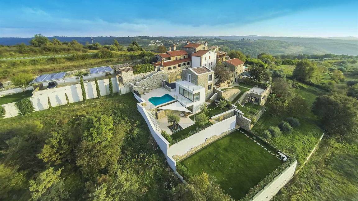 450 M² Villa ∙ 4 Bedrooms ∙ 10 Guests - Dekani
