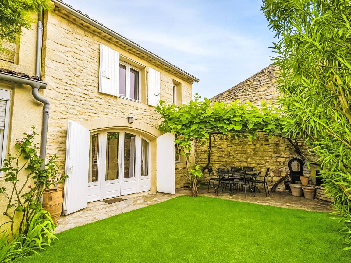100 M² Ferienhaus ∙ 3 Schlafzimmer ∙ 6 Gäste - Nîmes