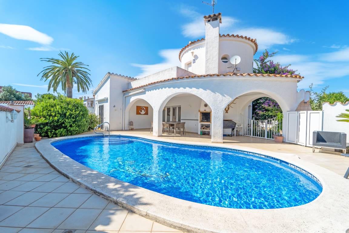 Villa ∙ 4 Camere Da Letto ∙ 8 Ospiti - Empuriabrava