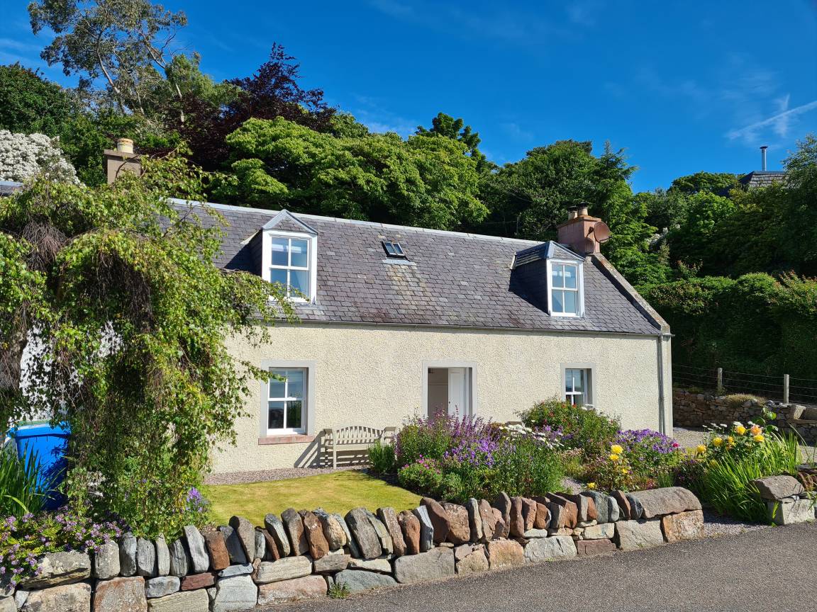 Cottage ∙ 2 Bedrooms ∙ 4 Guests - Fort George