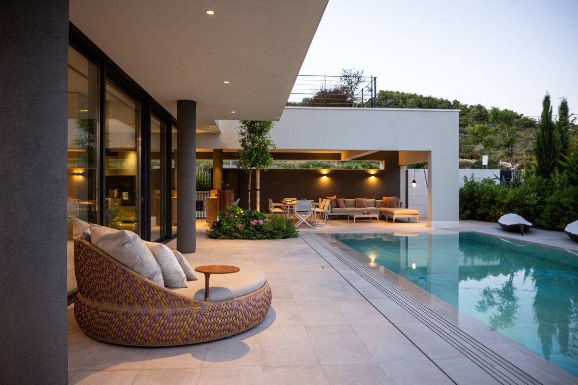 330 M² Villa ∙ 4 Bedrooms ∙ 10 Guests - Vis