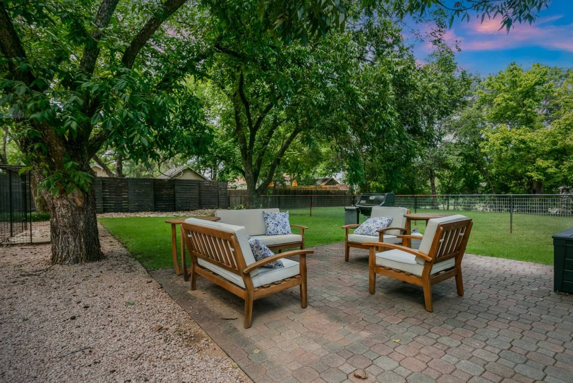 Cottage ∙ 2 Bedrooms ∙ 4 Guests - Fredericksburg, TX