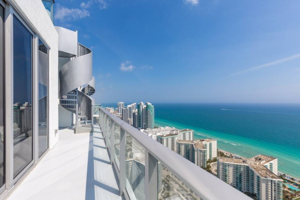 157 M² Condo ∙ 2 Bedrooms ∙ 4 Guests - Hallandale Beach, FL