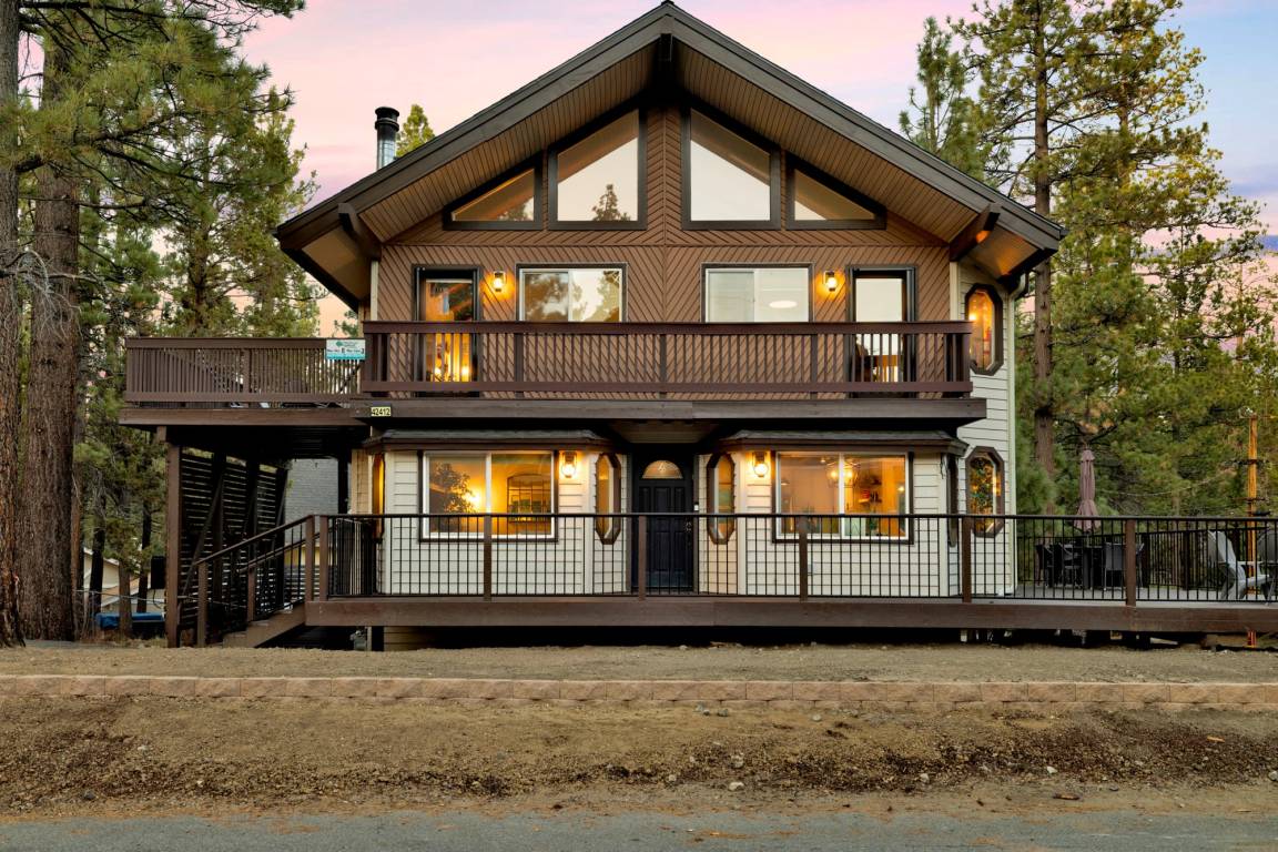 157 M² Cabin ∙ 2 Bedrooms ∙ 8 Guests - Big Bear Lake, CA