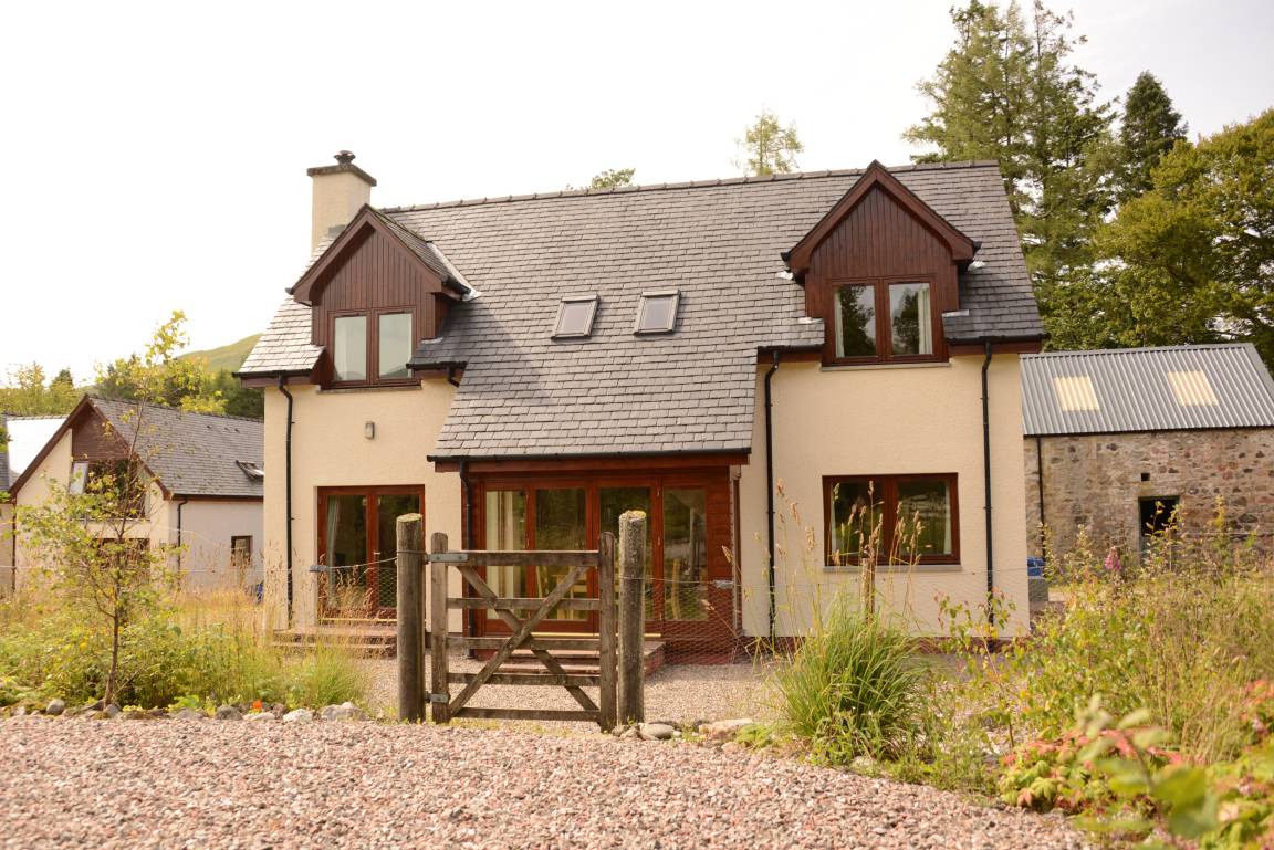 Cottage ∙ 3 Bedrooms ∙ 6 Guests - Loch Arkaig