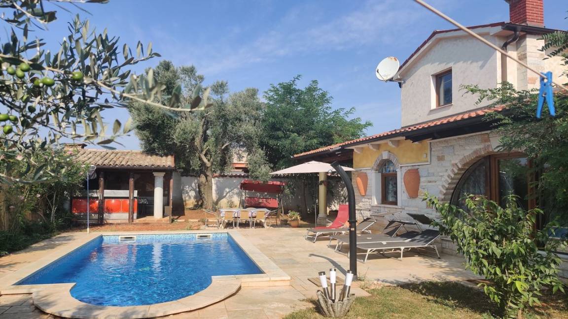 180 M² Casa ∙ 5 Habitaciones ∙ 8 Huéspedes - Medulin