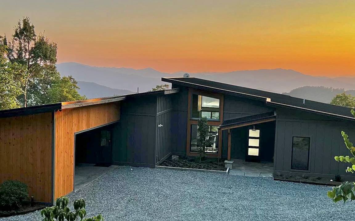 Cabin ∙ 3 Bedrooms ∙ 6 Guests - Bryson City, NC
