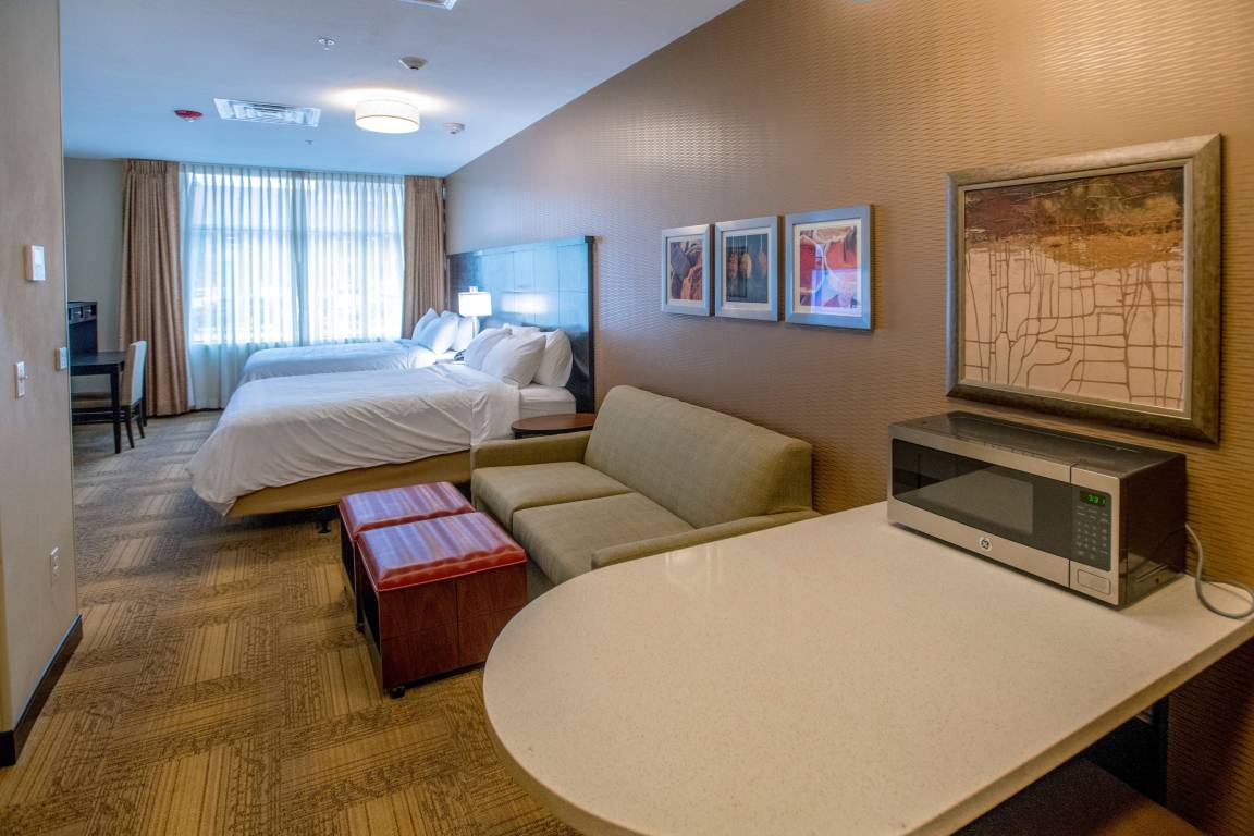 Hotel ∙ 1 Bedroom ∙ 5 Guests - Denver, CO