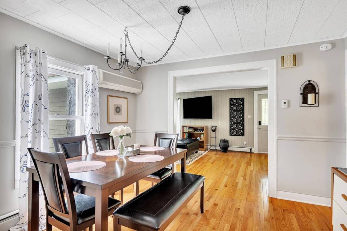 102 M² House ∙ 3 Bedrooms ∙ 8 Guests - Saratoga, NY