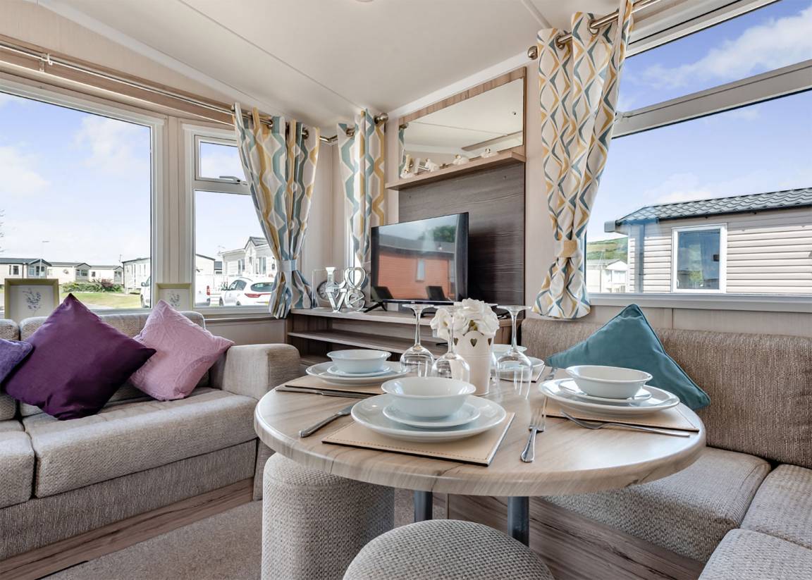 Karavaani ∙ 2 Makuuhuonetta ∙ 4 Vierasta - Isle of Wight