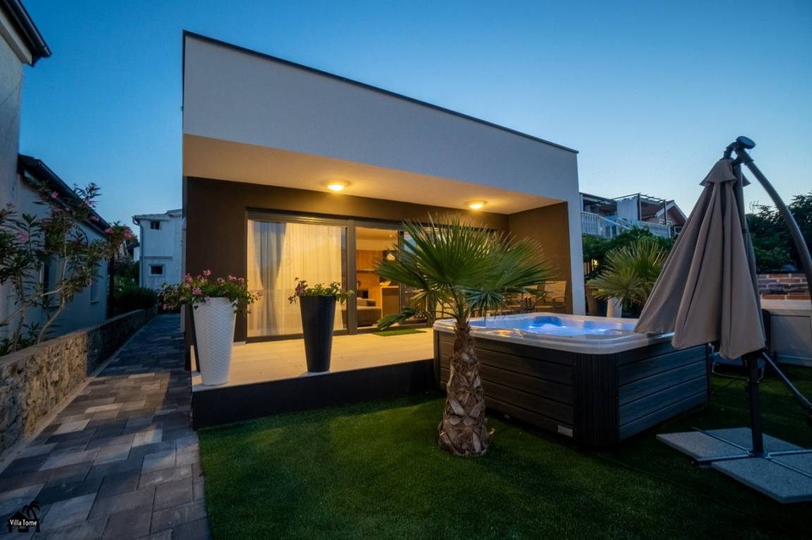 93 M² House ∙ 3 Bedrooms ∙ 6 Guests - Vir