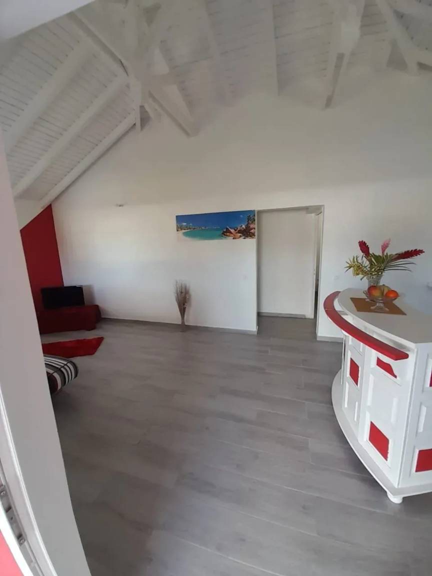 90 M² House ∙ 2 Bedrooms ∙ 4 Guests - Guadeloupe