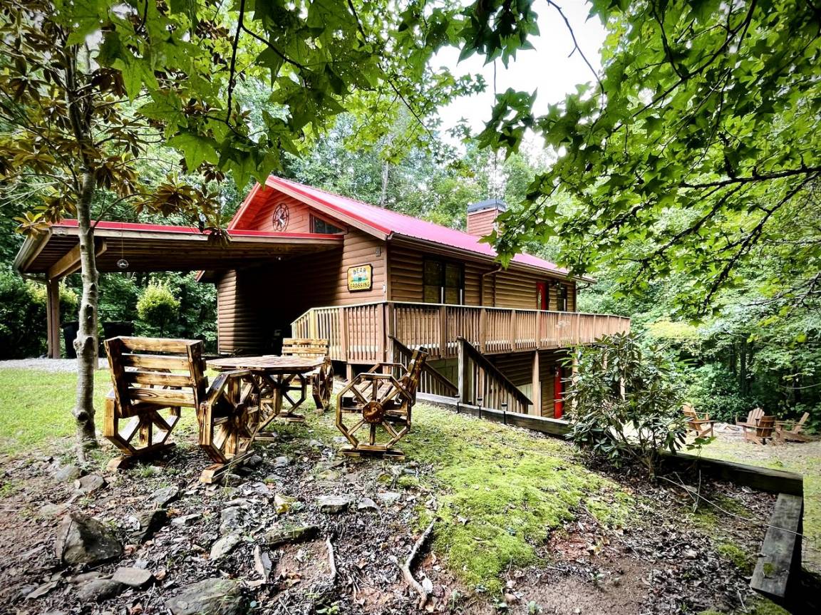 House ∙ 3 Bedrooms ∙ 9 Guests - Helen, GA