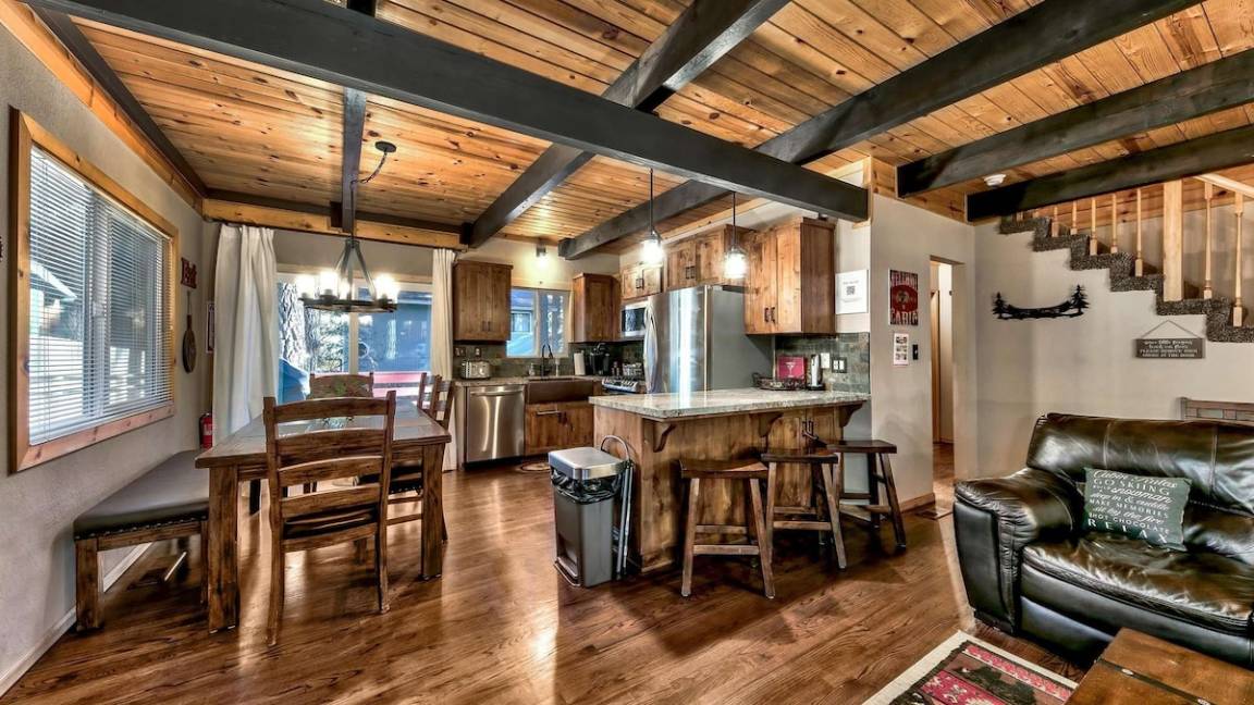 153 M² House ∙ 3 Bedrooms ∙ 6 Guests - South Lake Tahoe, CA