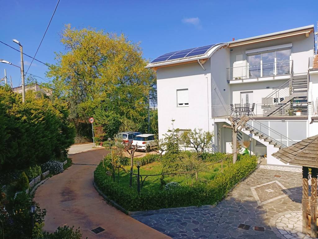 104 M² Appartement ∙ 2 Chambres ∙ 6 Personnes - San Salvo