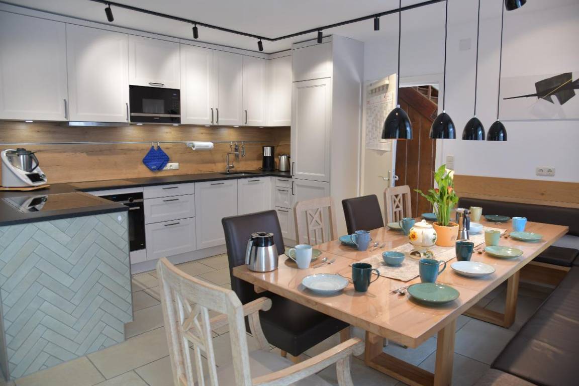 200 M² Ferienhaus ∙ 5 Schlafzimmer ∙ 10 Gäste - Hausen