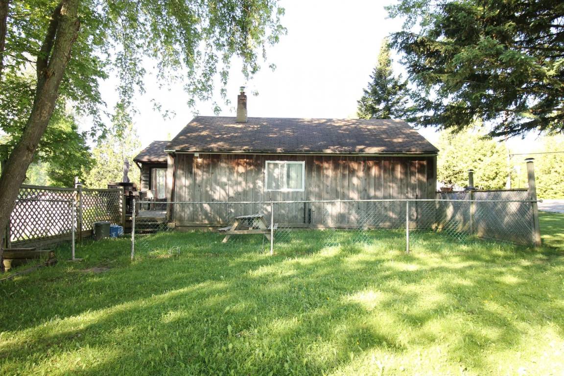 House ∙ 3 Bedrooms ∙ 11 Guests - Sauble Beach