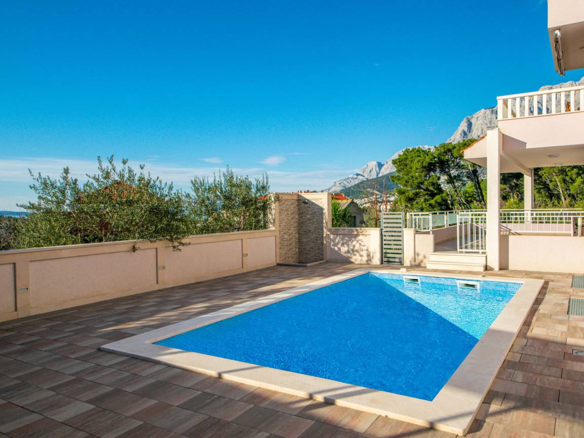 260 M² Maison De Vacances ∙ 6 Chambres ∙ 12 Personnes - Makarska