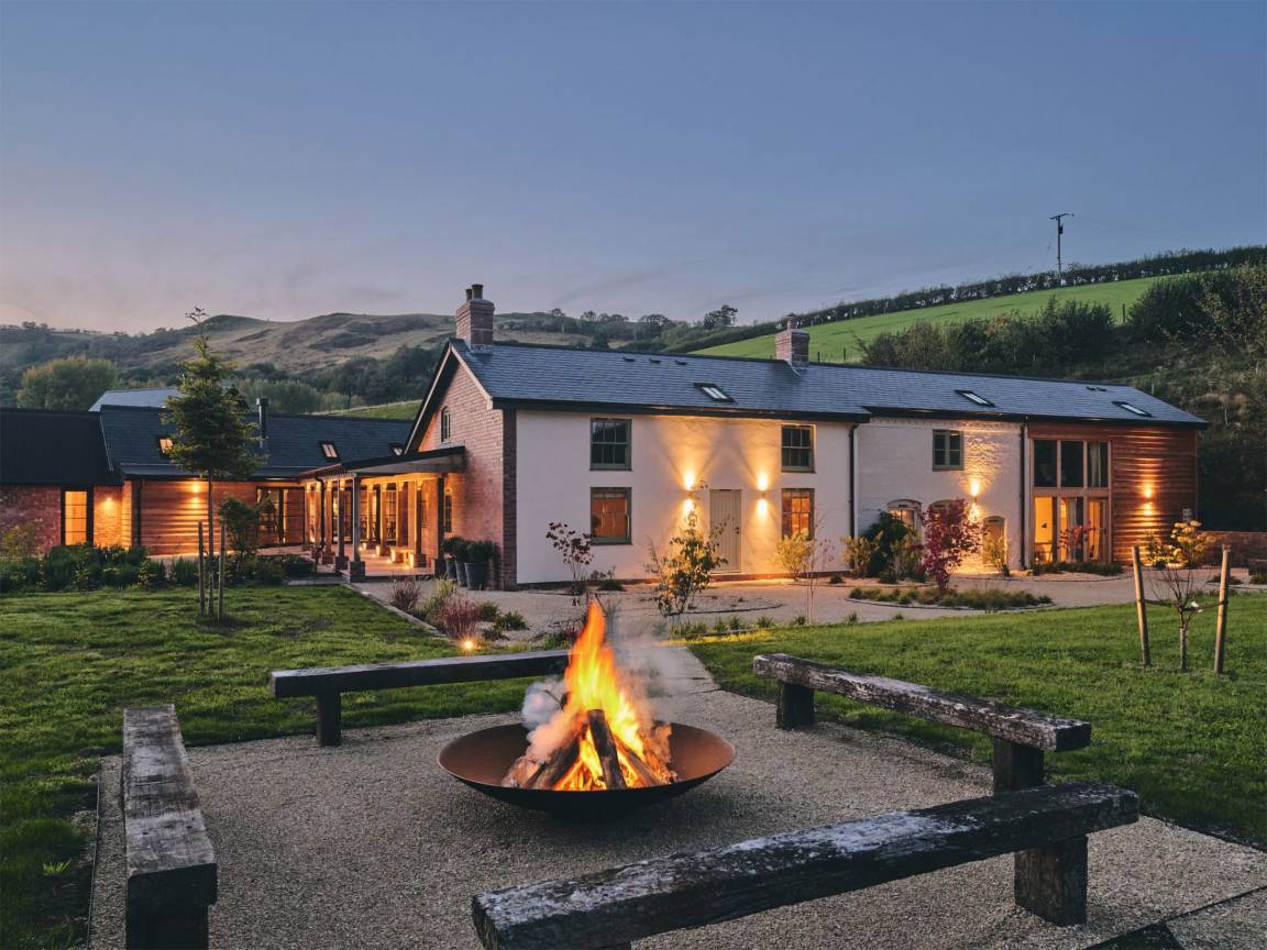 Cottage ∙ 5 Bedrooms ∙ 10 Guests - Llanidloes
