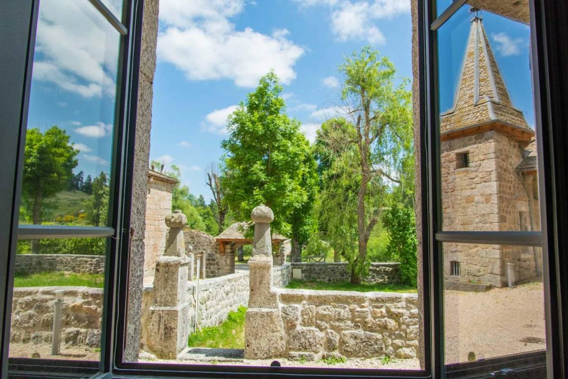 502 M² Gîte ∙ 12 Chambres ∙ 24 Personnes - Lac de Ganivet