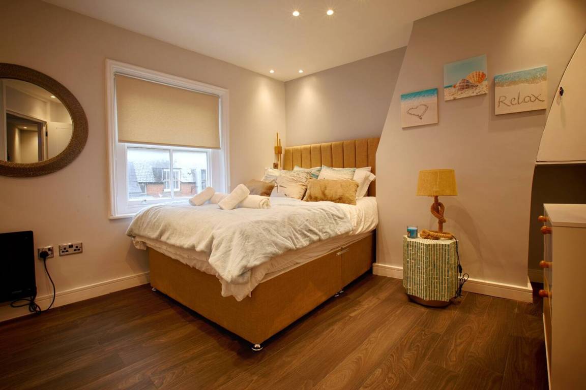 79 M² Apartment ∙ 2 Bedrooms ∙ 4 Guests - Weymouth