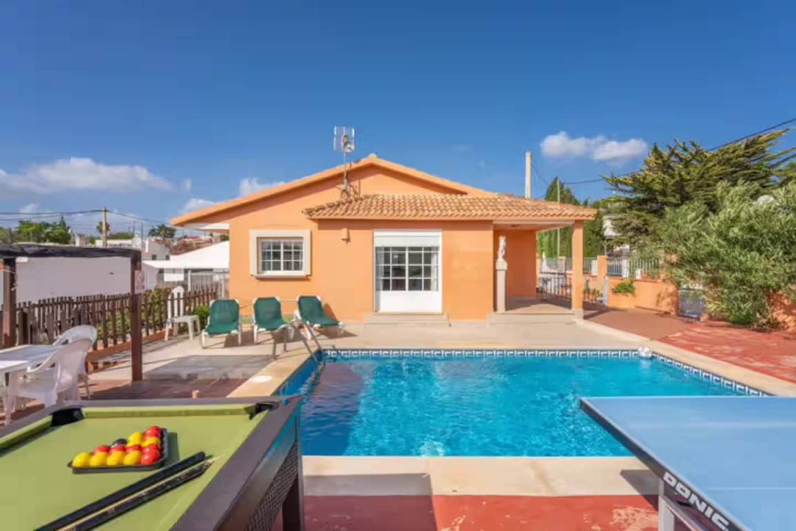 100 M² Villa ∙ 3 Bedrooms ∙ 5 Guests - Alaior