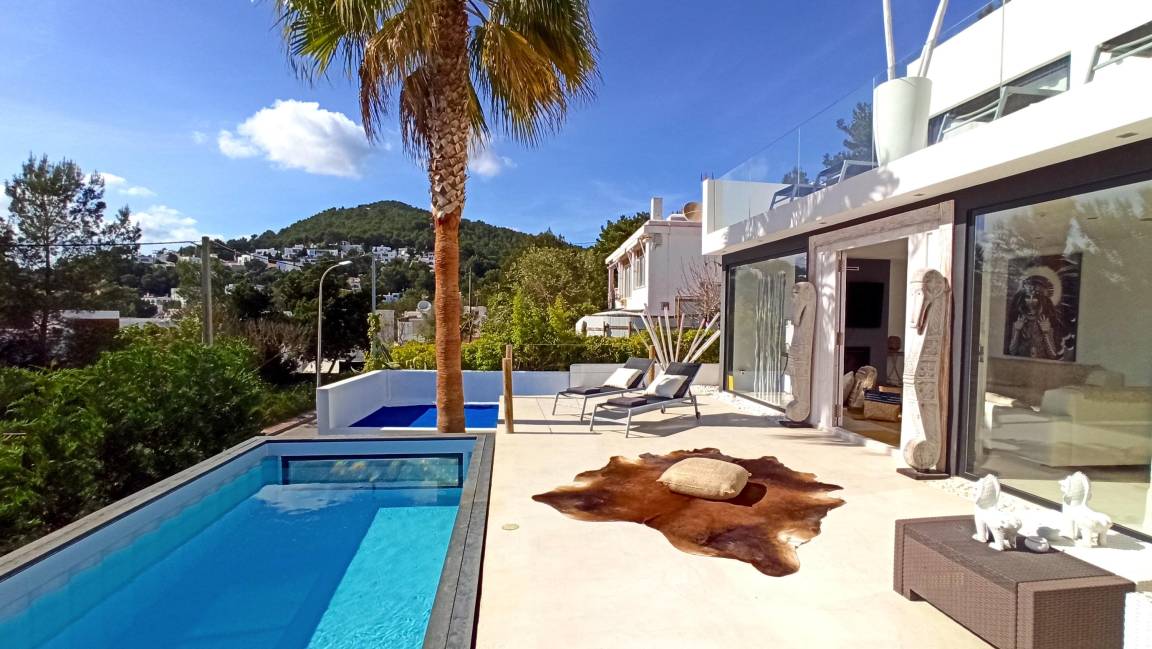 300 M² Villa ∙ 6 Bedrooms ∙ 12 Guests - Ibiza