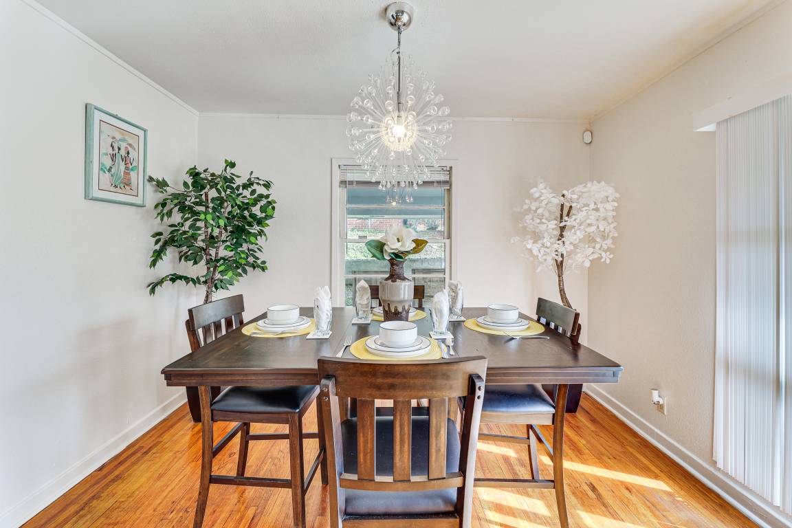 186 M² Ferienhaus ∙ 3 Schlafzimmer ∙ 6 Gäste - Tuskegee University, Tuskegee