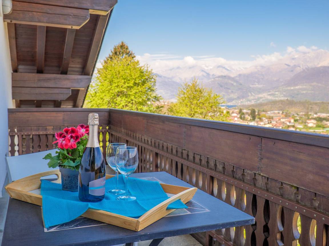 115 M² Appartamento Vacanza ∙ 3 Camere Da Letto ∙ 9 Ospiti - Colico