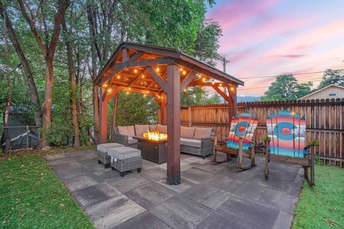 House ∙ 3 Bedrooms ∙ 6 Guests - Colorado Springs, CO