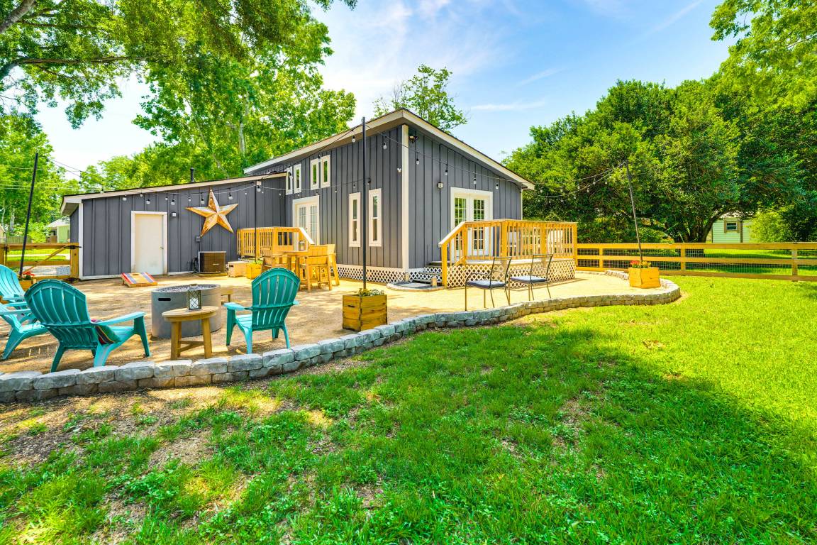 111 M² Cottage ∙ 2 Bedrooms ∙ 6 Guests - Stagecoach, TX