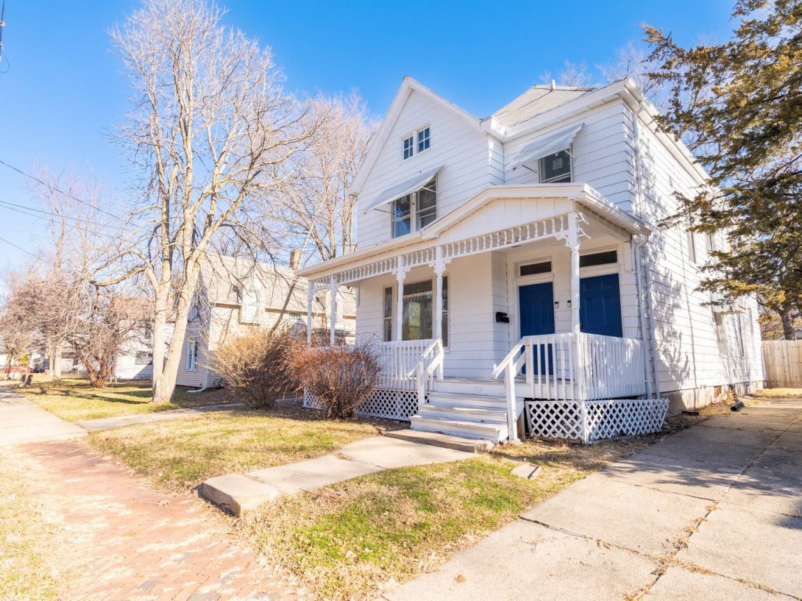 84 M² Apartment ∙ 2 Bedrooms ∙ 4 Guests - Peoria, IL