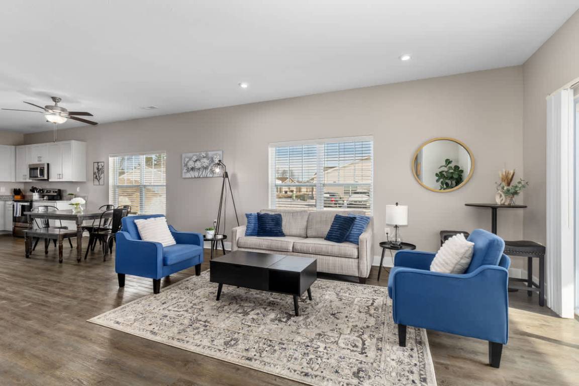 135 M² Apartment ∙ 2 Bedrooms ∙ 6 Guests - Wyoming, MI