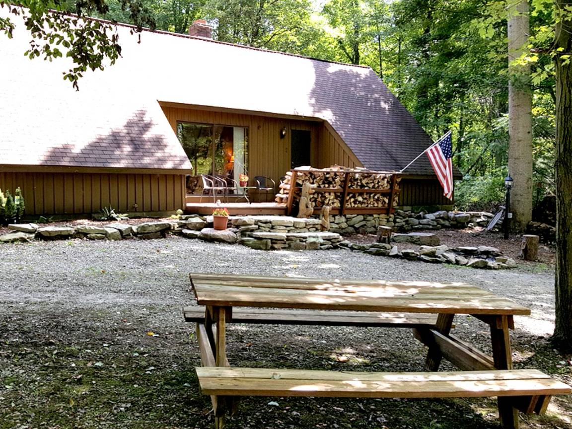 House ∙ 3 Bedrooms ∙ 9 Guests - Living Treasures Animal Park, Jones Mills