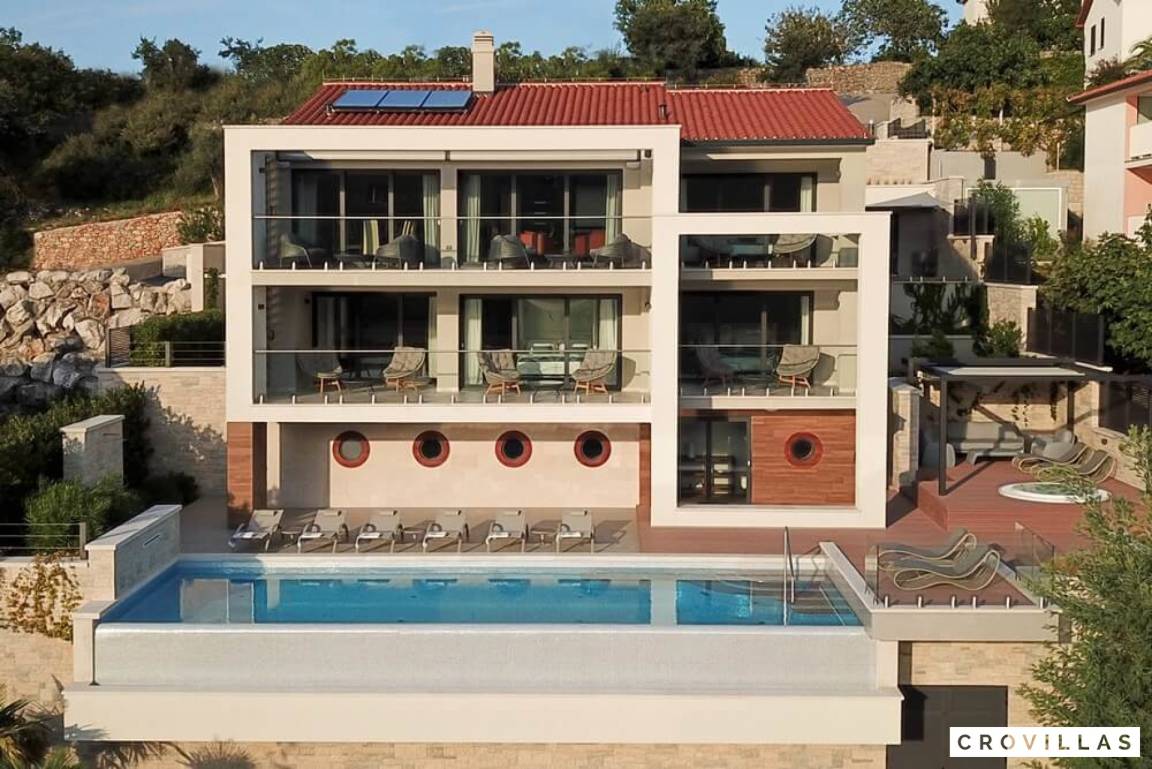 Villa ∙ 5 Schlafzimmer ∙ 10 Gäste - Labin