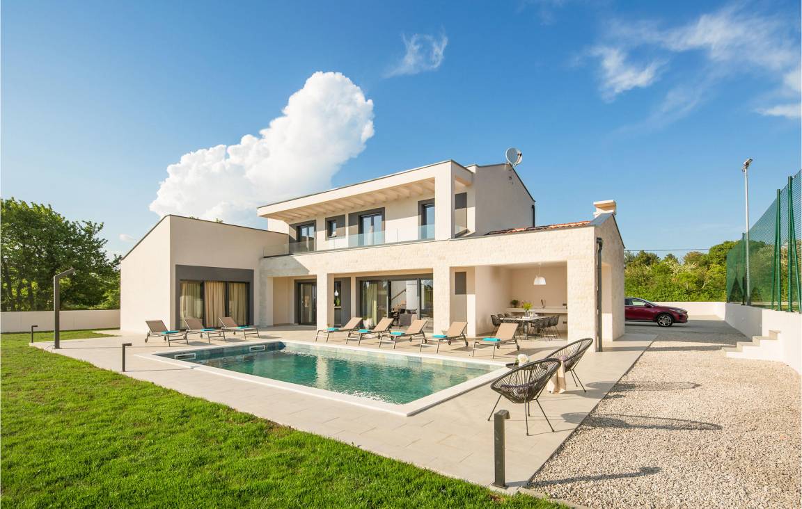 240 M² House ∙ 4 Bedrooms ∙ 8 Guests - Istria