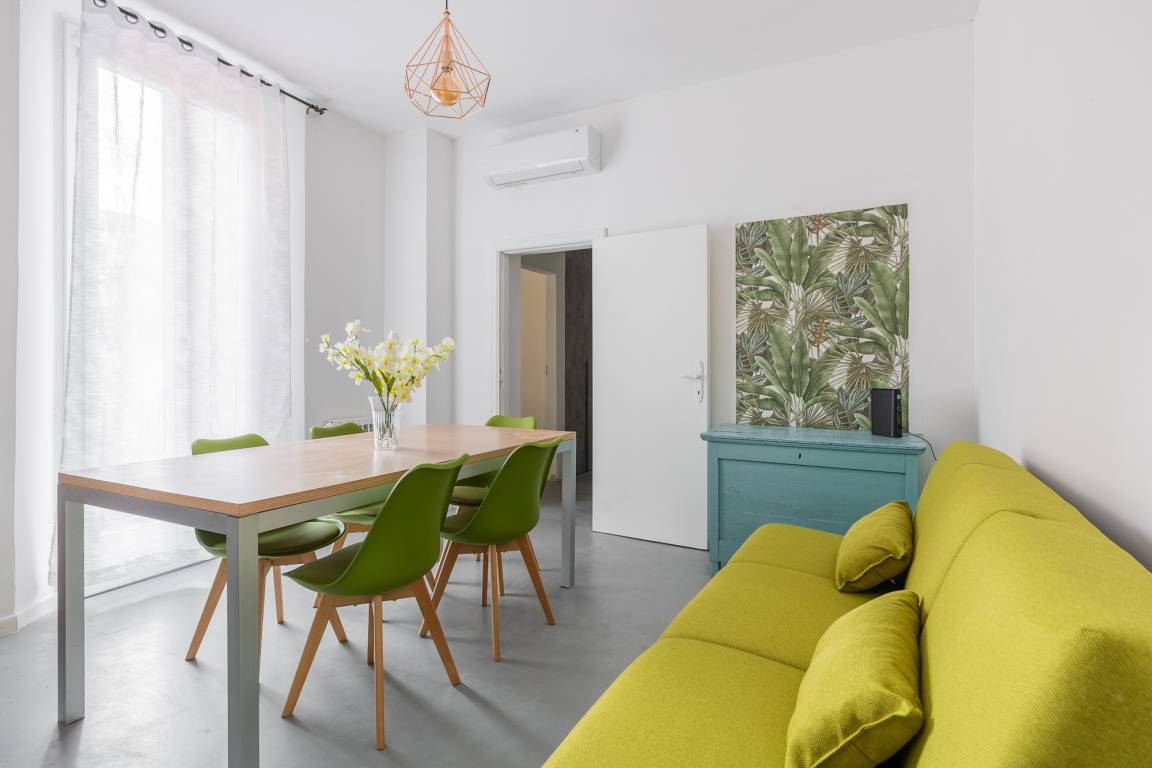 100 M² Apartamento ∙ 3 Habitaciones ∙ 8 Huéspedes - Bolonia