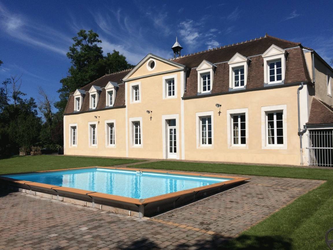 320 M² Gîte ∙ 5 Chambres ∙ 15 Personnes - Auxerre