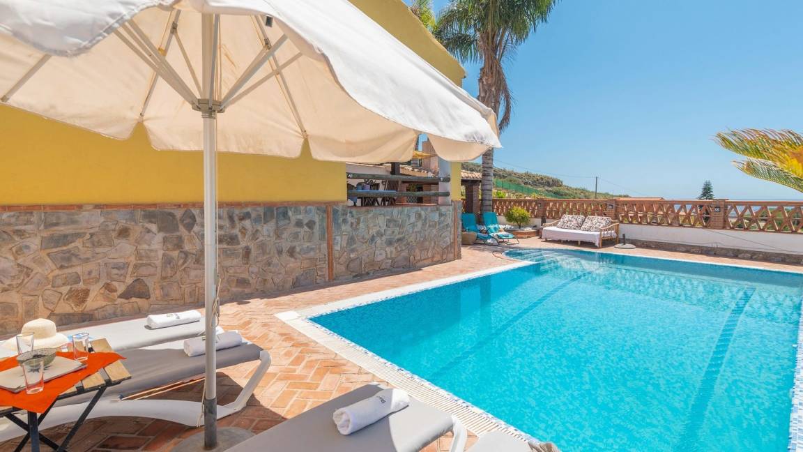 150 M² Casa ∙ 3 Habitaciones ∙ 6 Huéspedes - Motril